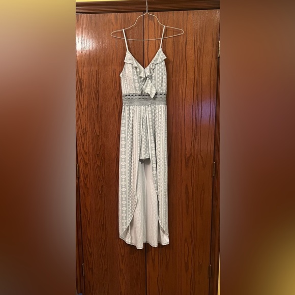 No Boundaries | Dresses | No Boundaries Junior Sleeveless Vneck Ruffle ...